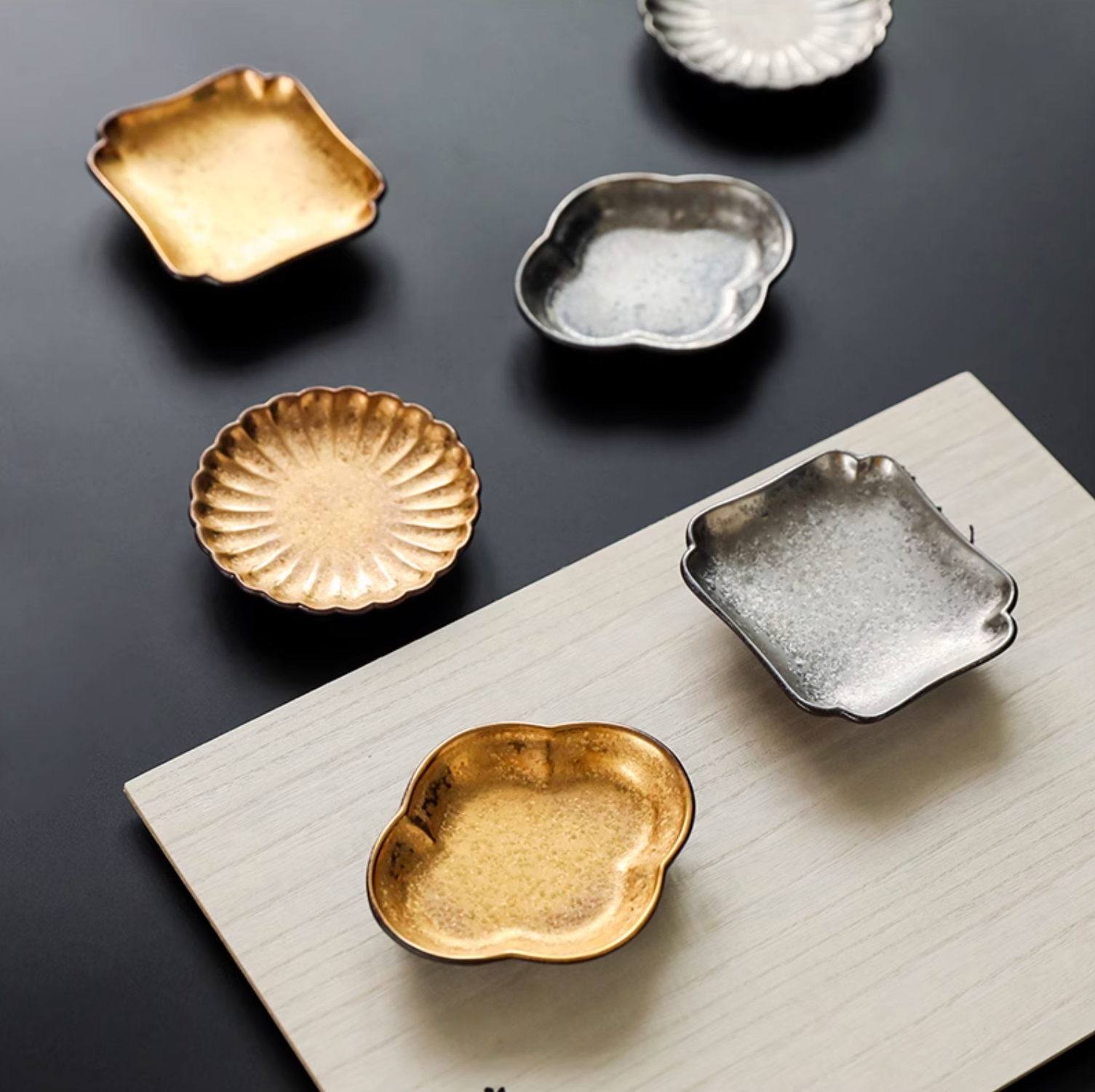 Hasami Ware Toyotsu Handcrafted Gold and Silver Decorated Dessert Plat ...