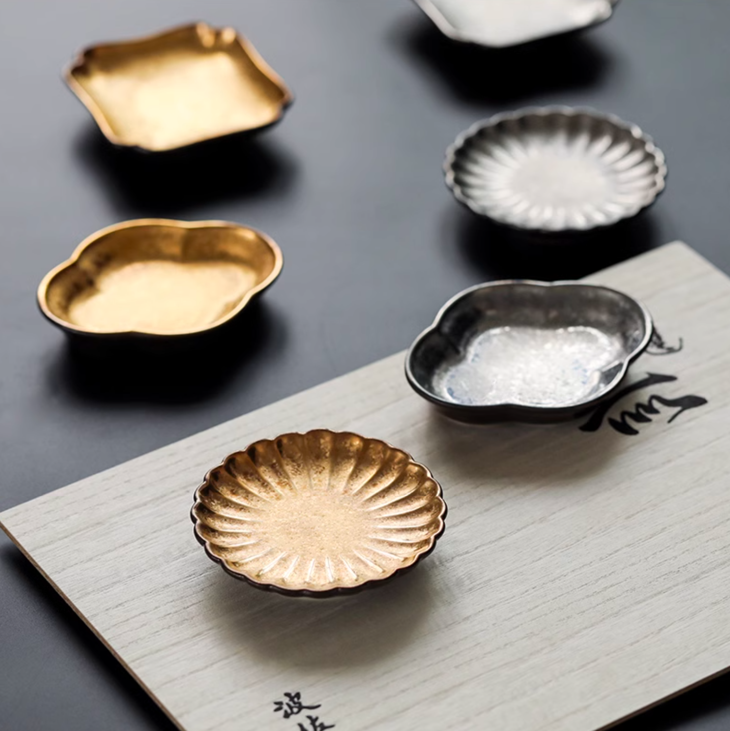 Hasami Ware Toyotsu Handcrafted Gold and Silver Decorated Dessert Plat ...
